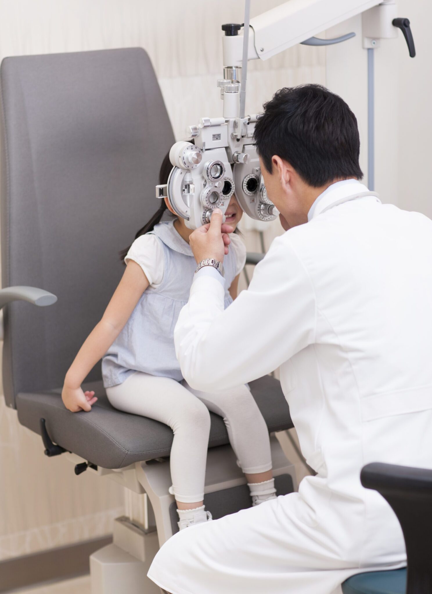 Eye Doctors 眼科医生 in California | Golden Vision Optometry